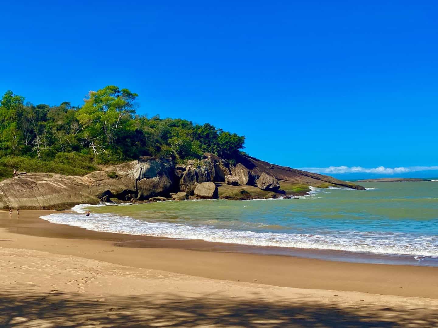 Melhores praias de Guarapari (ES): as 15 imperdíveis